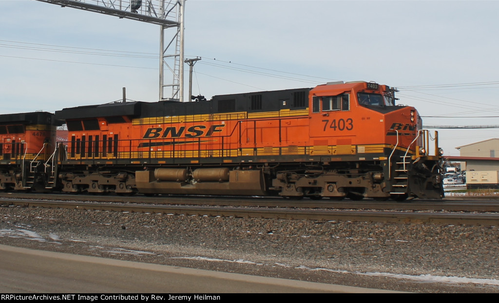 BNSF 7403 (1)